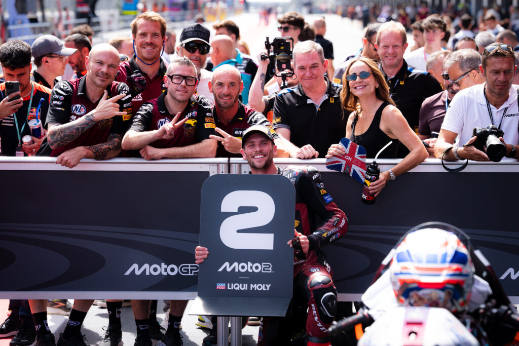 Stunning second for Dixon in tight Barcelona qualifying - ELF Marc VDS ...
